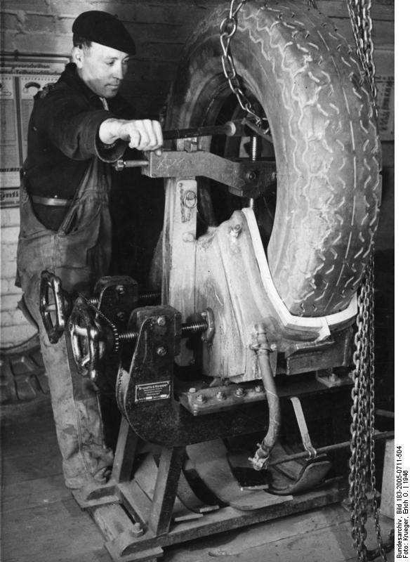 Reifen vulkanisieren: Was ist eigentlich „Vulkanisierung"?